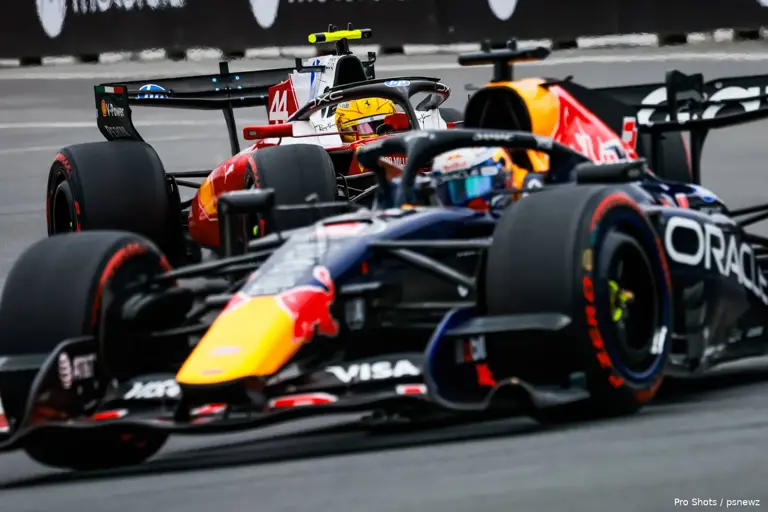 Montoya 'kust de kont van Verstappen': "Ik ga nu iets aardigs zeggen"