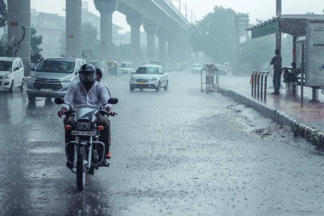 IMD weather alert: Yellow warning for Himalayan states and heavy rain ...