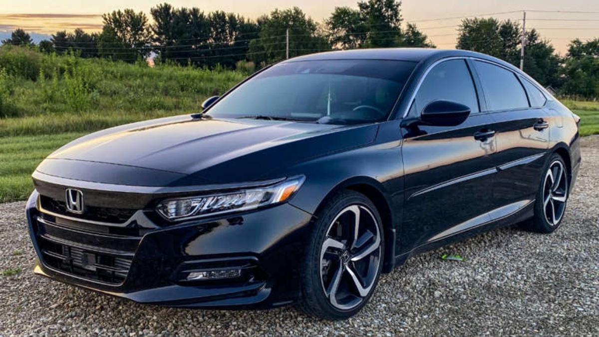 10 affordable cars that keep running for hundreds of thousands of miles ...