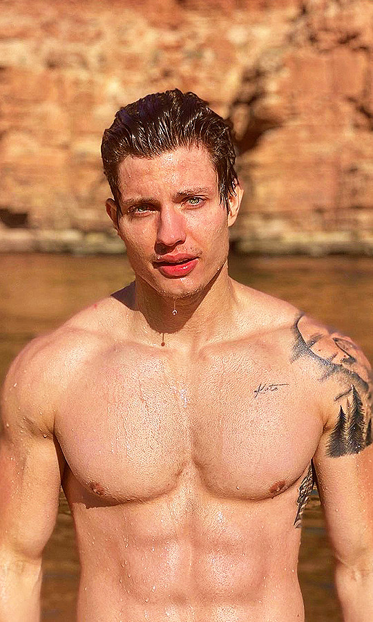 Fans can't believe Matt Rife's body ⚠️