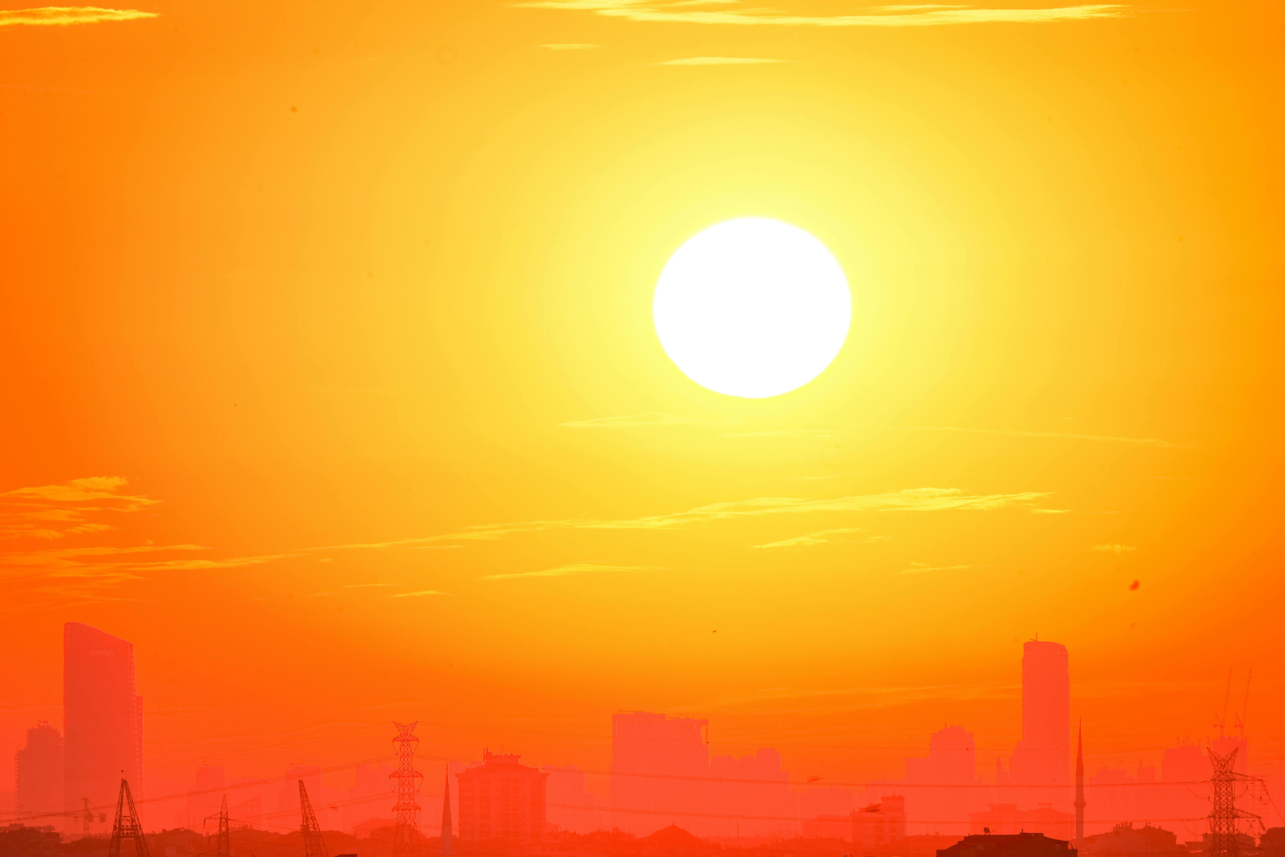Phoenix hit with 100 degree days as people can’t afford electricity