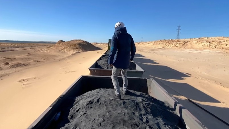 This 437-mile Sahara train ride can turn fatal in seconds