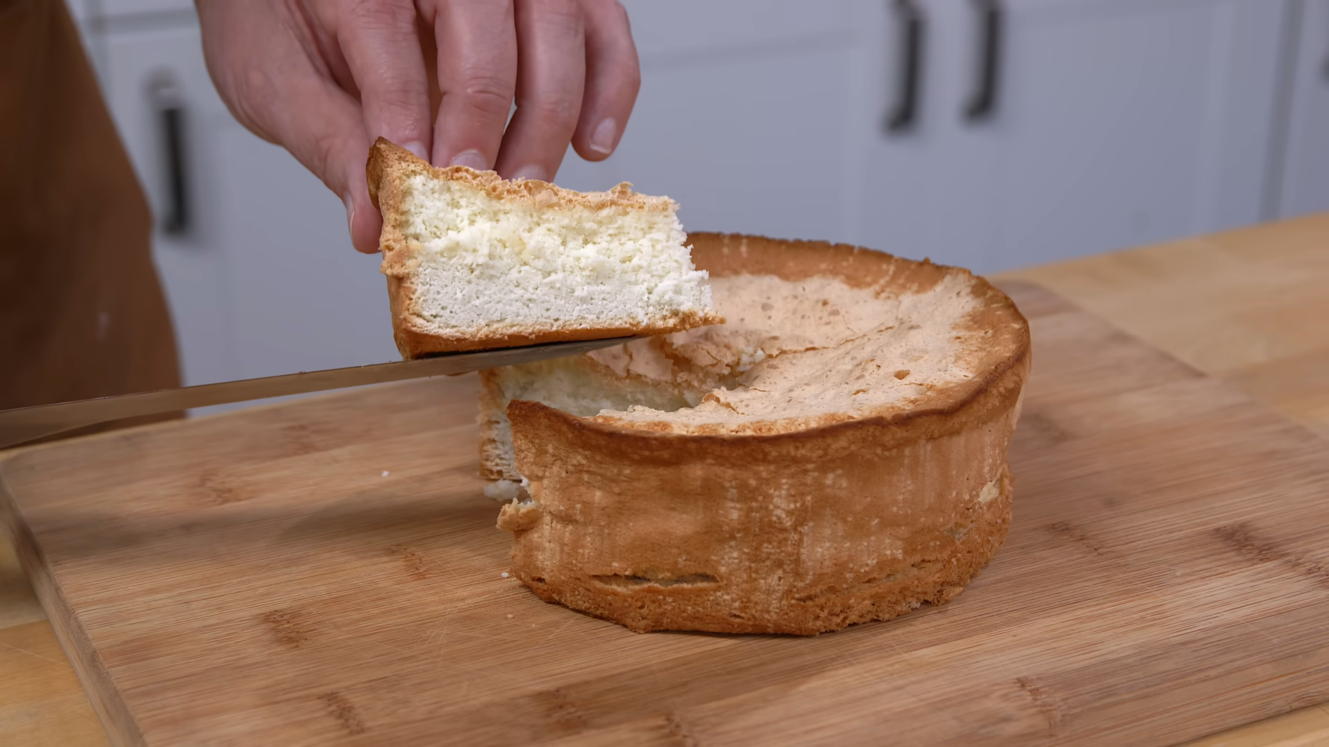 Why this 1920s sponge cake has no flavor