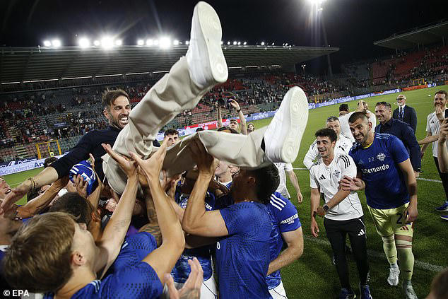 Cesc Fabregas lauded for 'one of best motivational speeches' as he ...