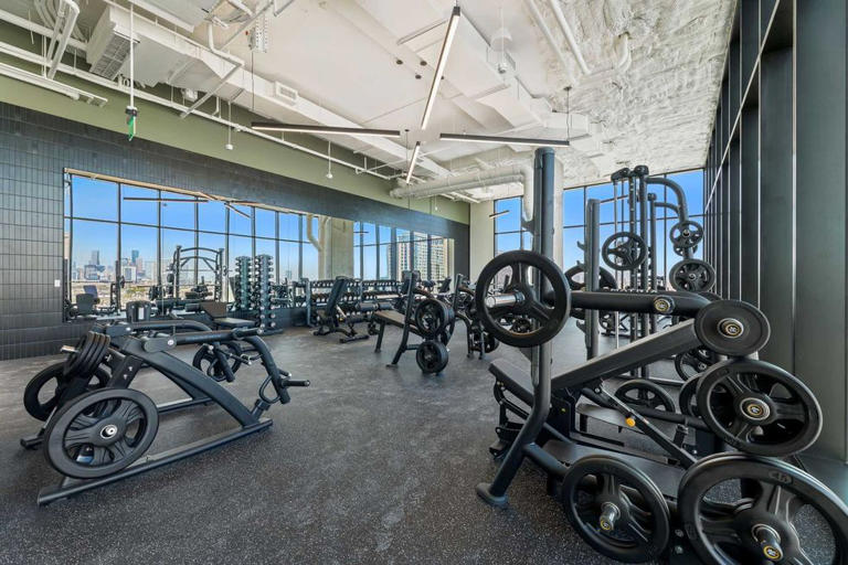 New Museum District high-rise lures tenants with events and on-site bar