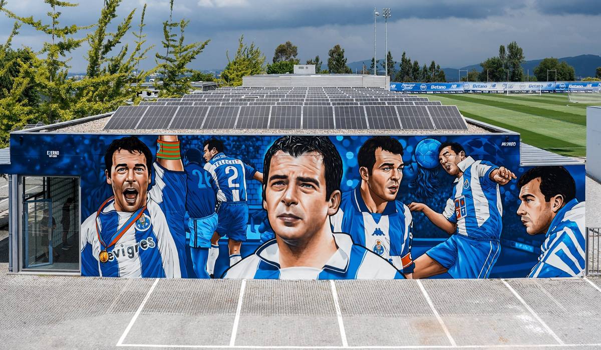 "Um símbolo E2TERNO": FC Porto homenageia Jorge Costa com mural no Olival