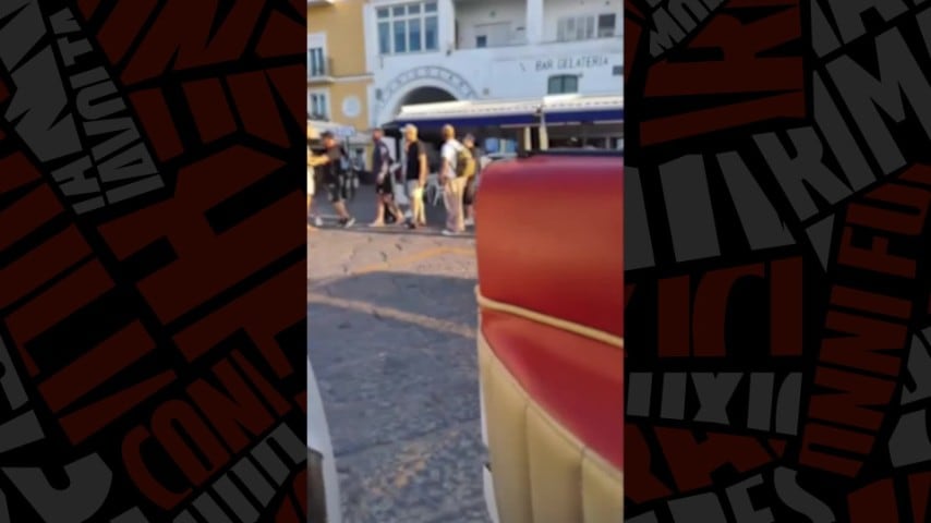 Rissa al porto di Capri, schiaffi, calci e spintoni tra turisti ...