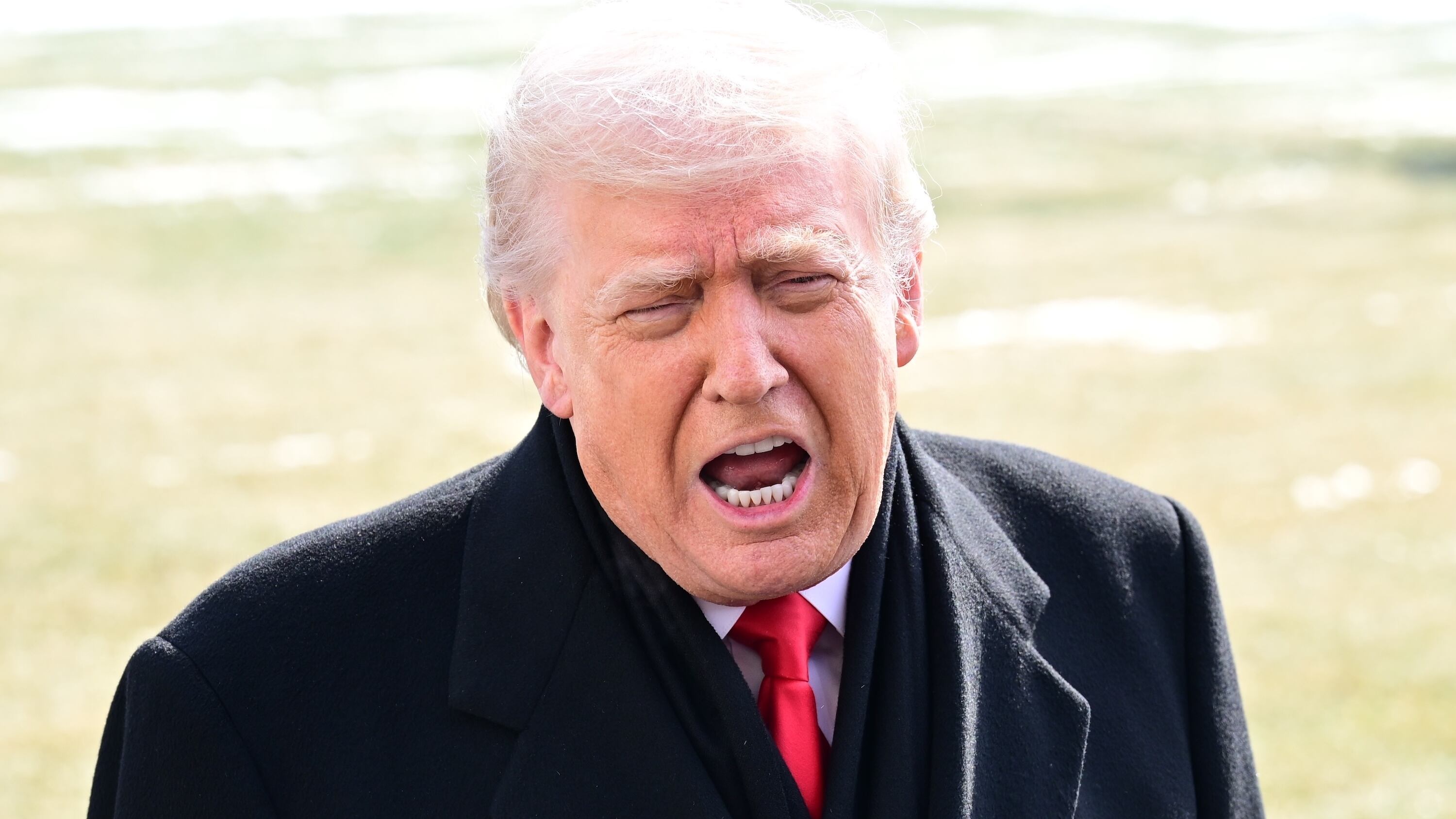 Trump issues insane threat in 567-word rant