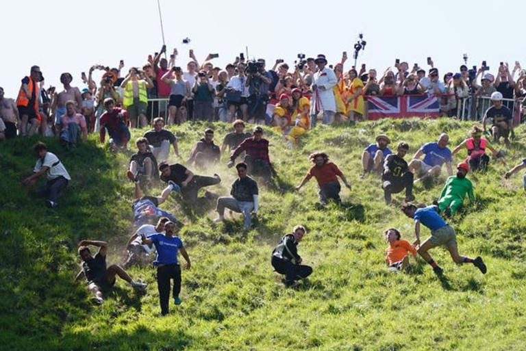 In pictures: Bank holiday weather bonanza for sunbathers and swimmers