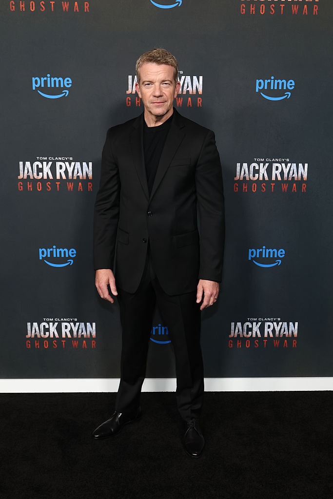 John Krasinski and Emily Blunt light up the black carpet at the ...