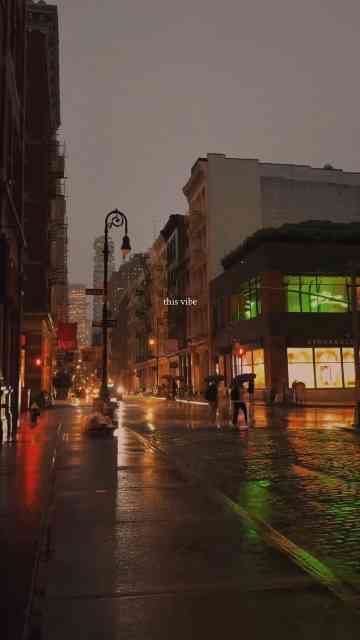 Quiet evening walk through New York City