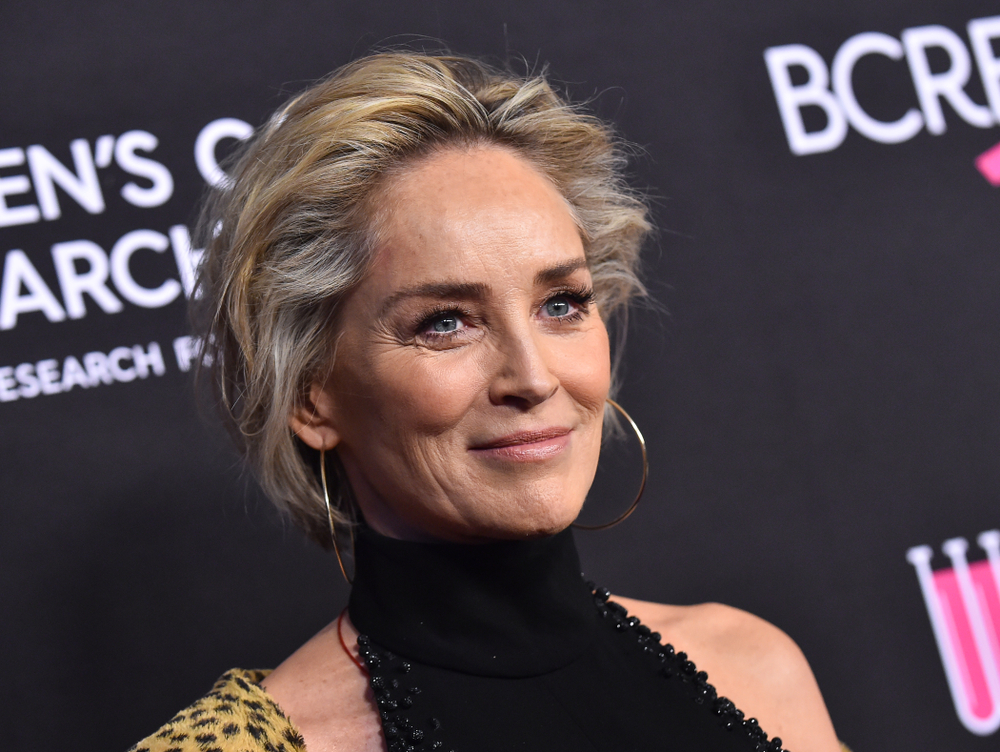 Sharon Stone : sa routine sportive aquatique et naturelle pour ...