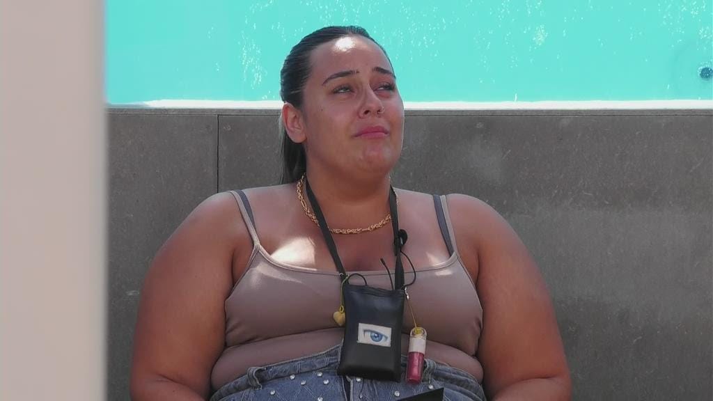 Em lágrimas, Nufla faz partilha arrepiante: «Tive de deixar metade dos ...