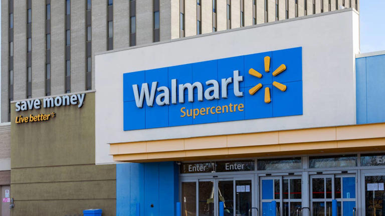 Walmart's $18 lounge set: Perfect for travel and summer comfort