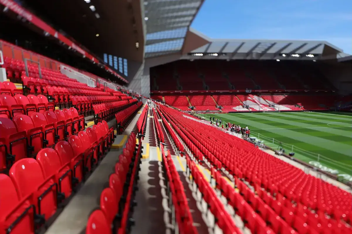 25-year-old Liverpool defender officially confirms he’s leaving club
