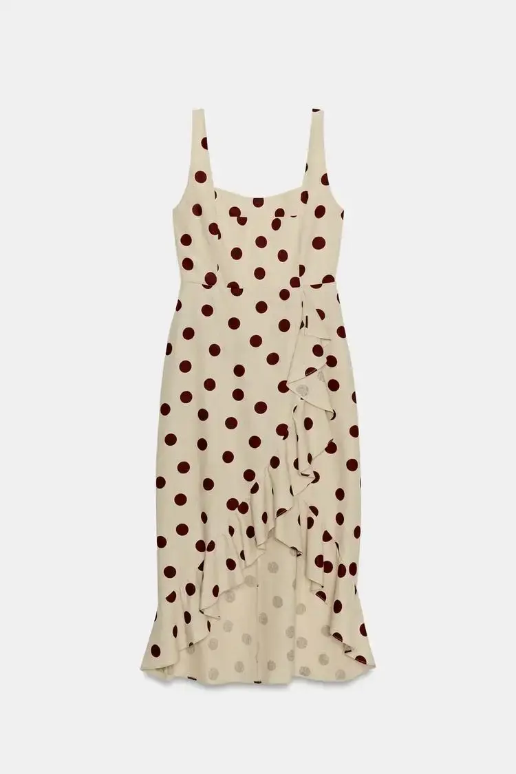 Zara tiene los vestidos de lino más fresquitos y bonitos de junio