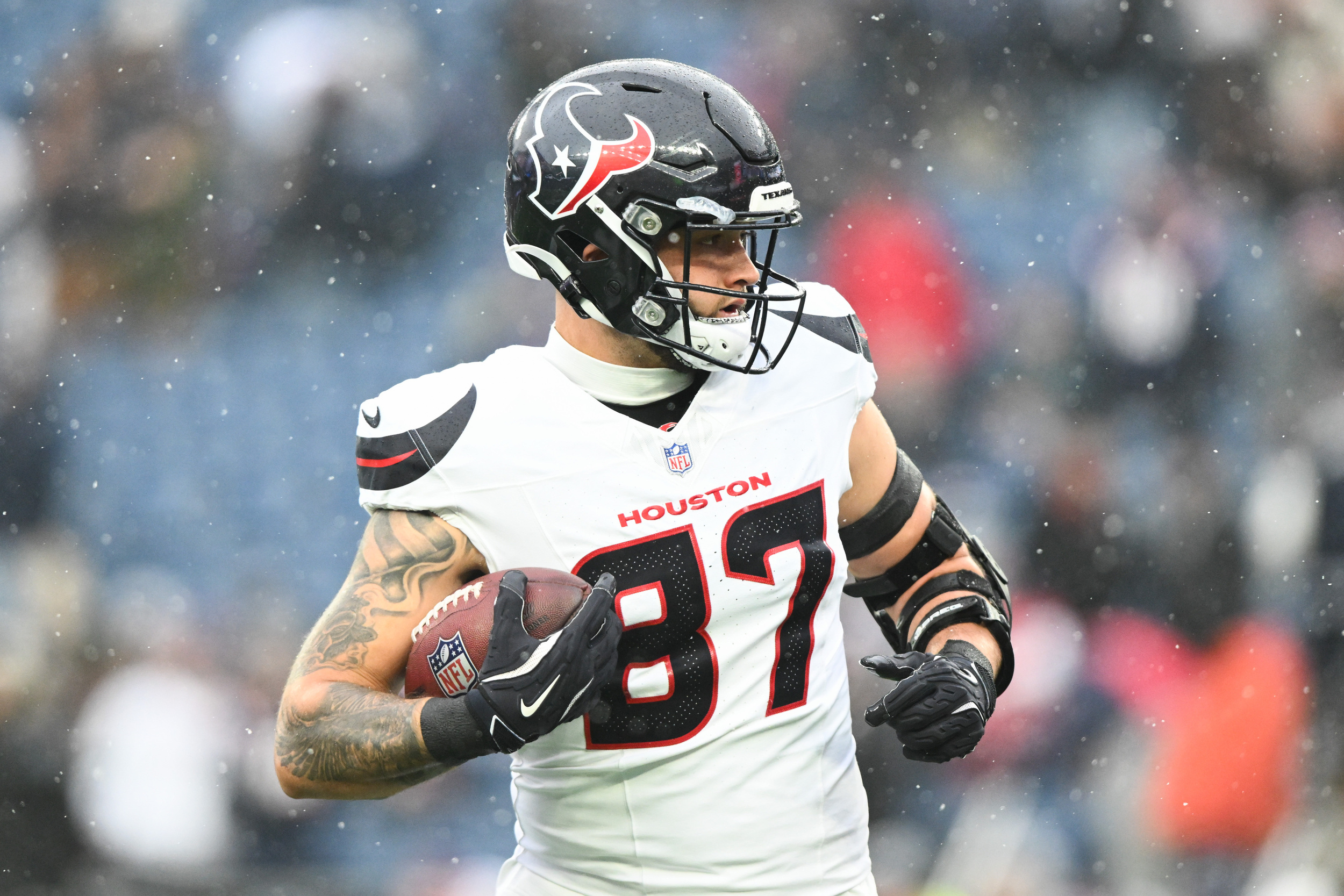 Texans TE Cade Stover fully recovered from hernia surgery