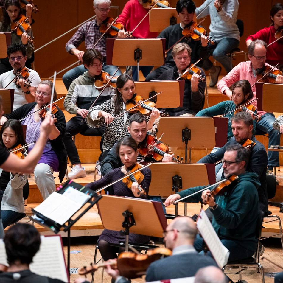 Seltene Klänge, großer Jubel – Saarländisches Staatsorchester spielt ...