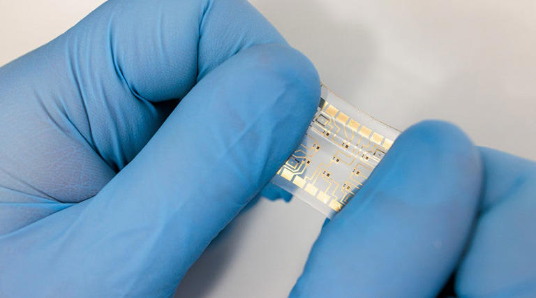 Stretchable AI skin patch analyzes heart data on the body in milliseconds