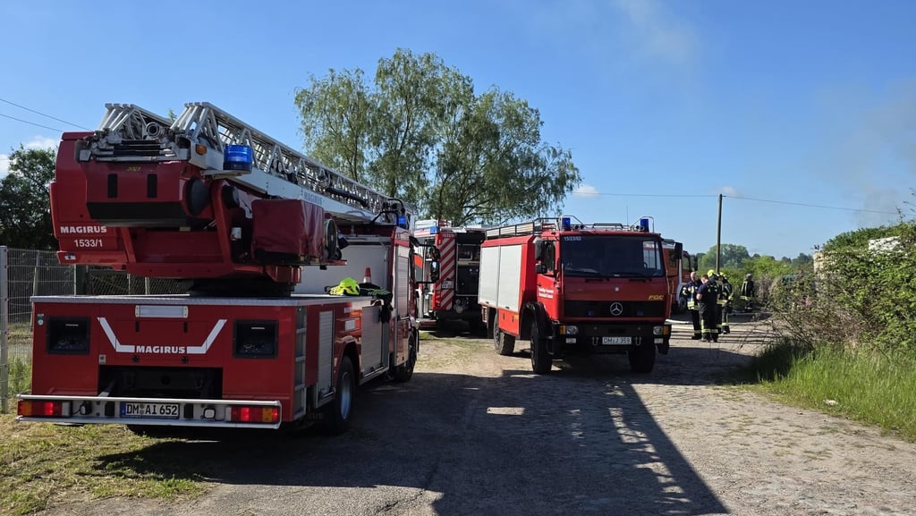 Am Feiertag: Feuer in einer Gartenlaube, Ermittler vermuten Brandstiftung