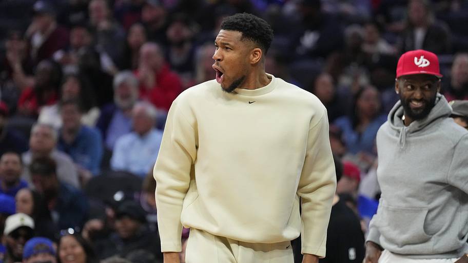 Wizards emerge as surprise trade suitor for Bucks forward Giannis ...