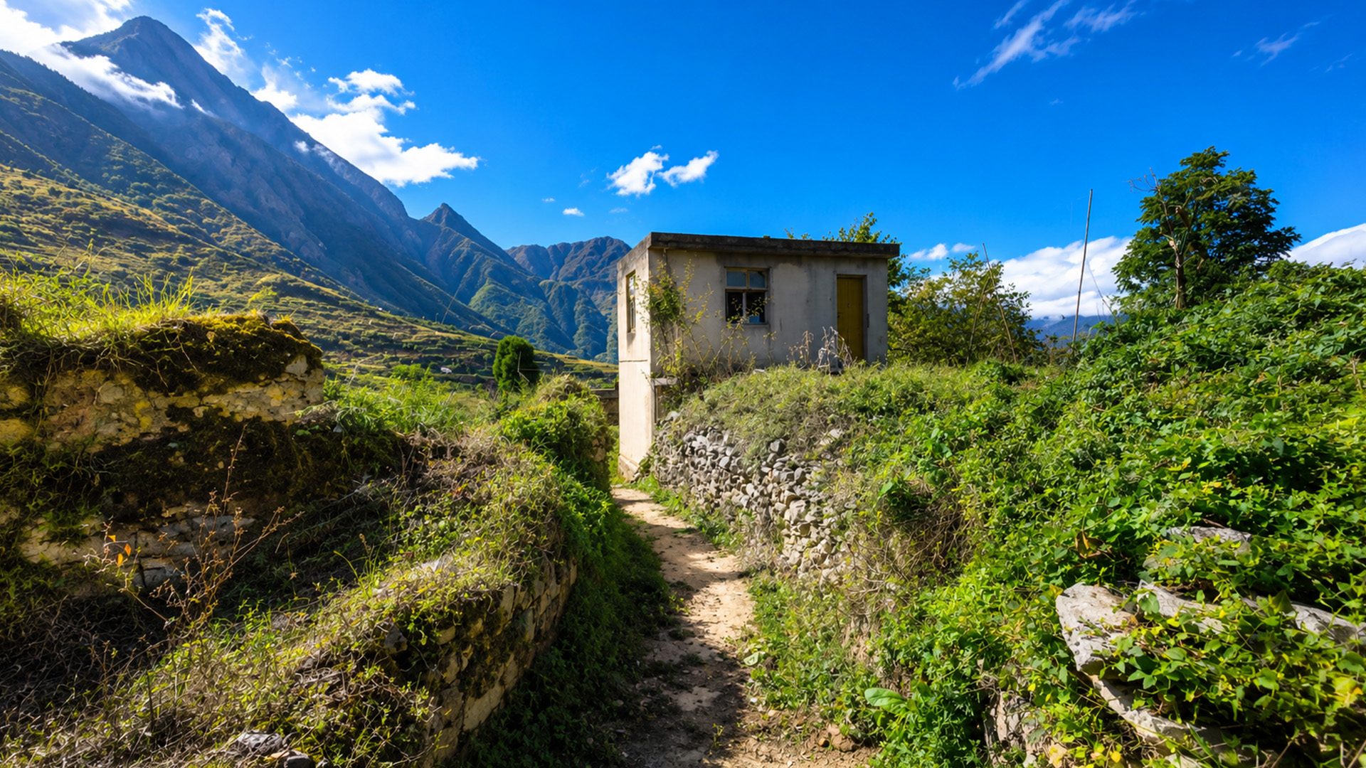 Hidden mountain homes reveal China’s quiet rural highland life