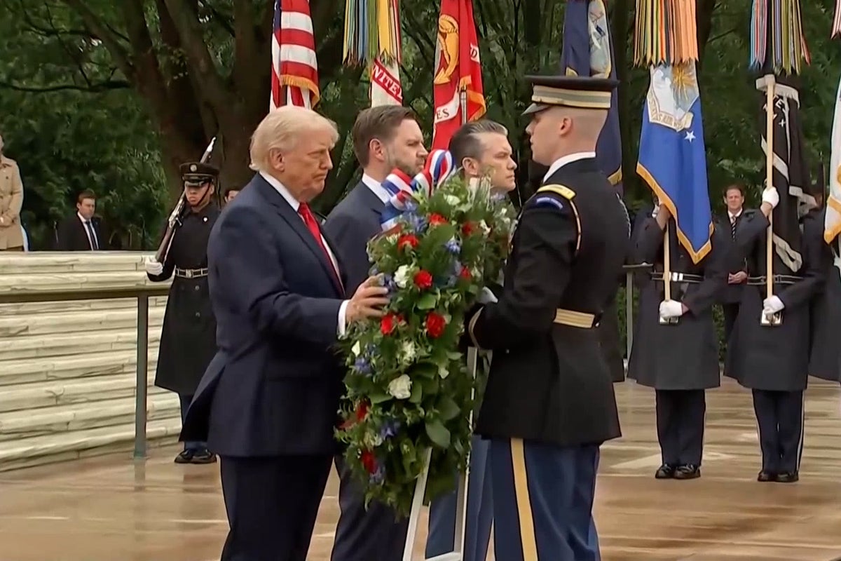 Trump lays wreath at Tomb of Unknown Soldier to mark Memorial Day