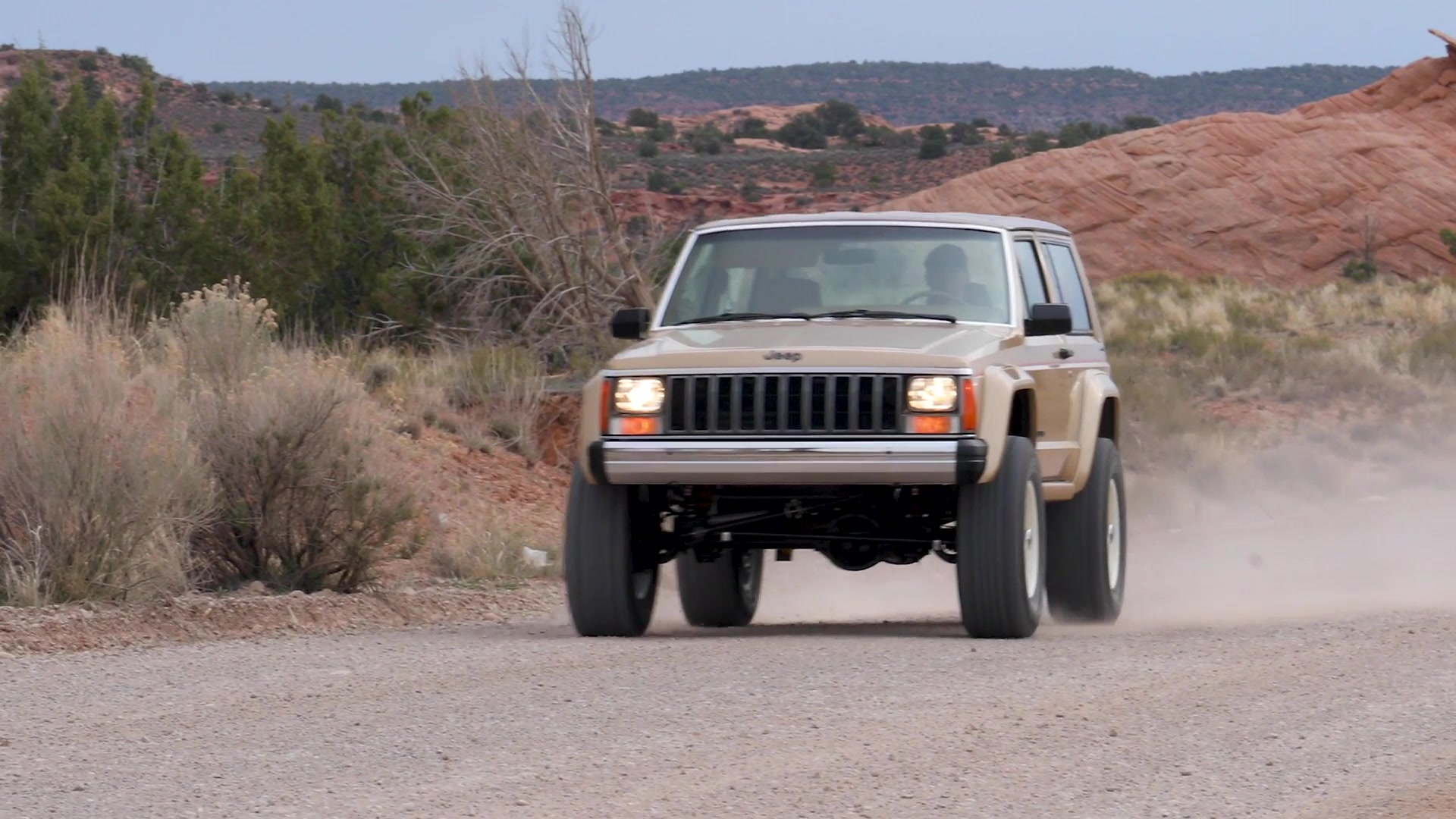 Jeep® XJ Pioneer concept driving video - 2026 Easter Jeep Safari