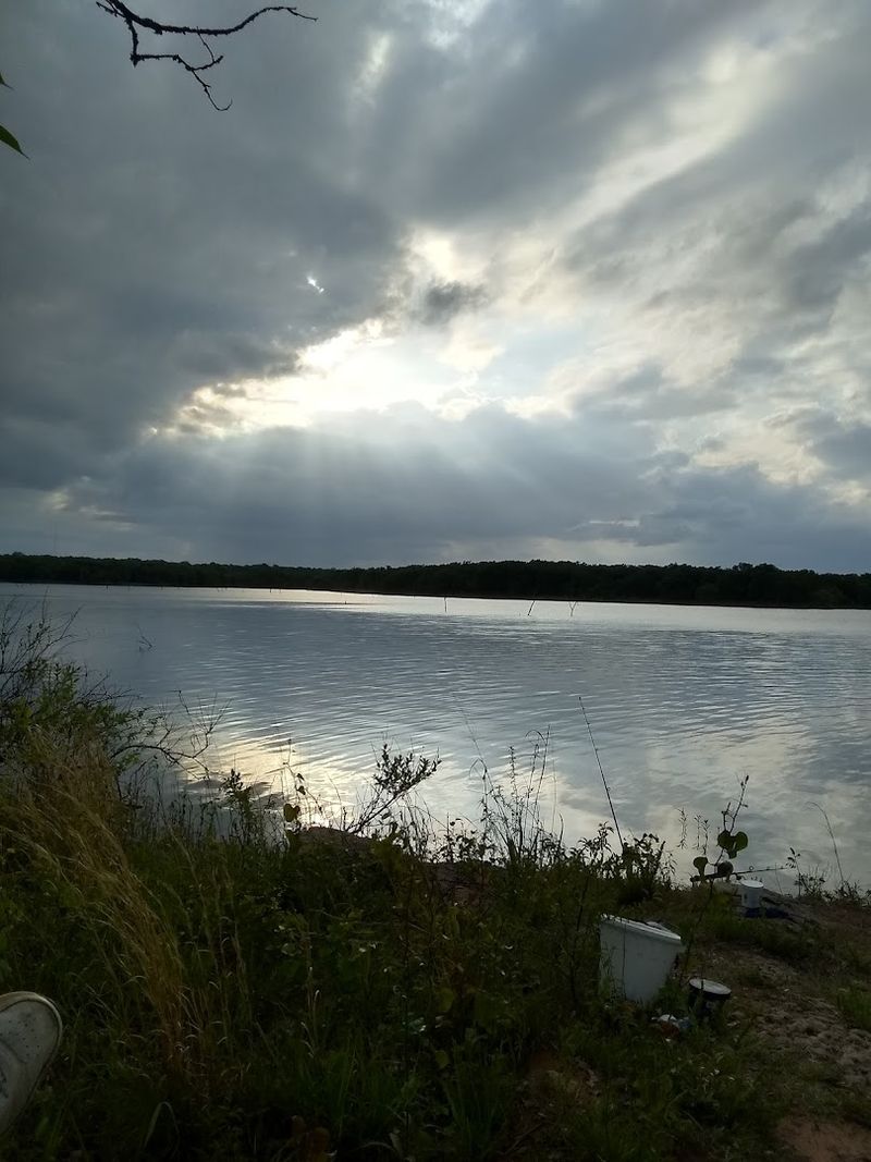 This underrated Oklahoma lake feels like a locals-only, no-crowds ...
