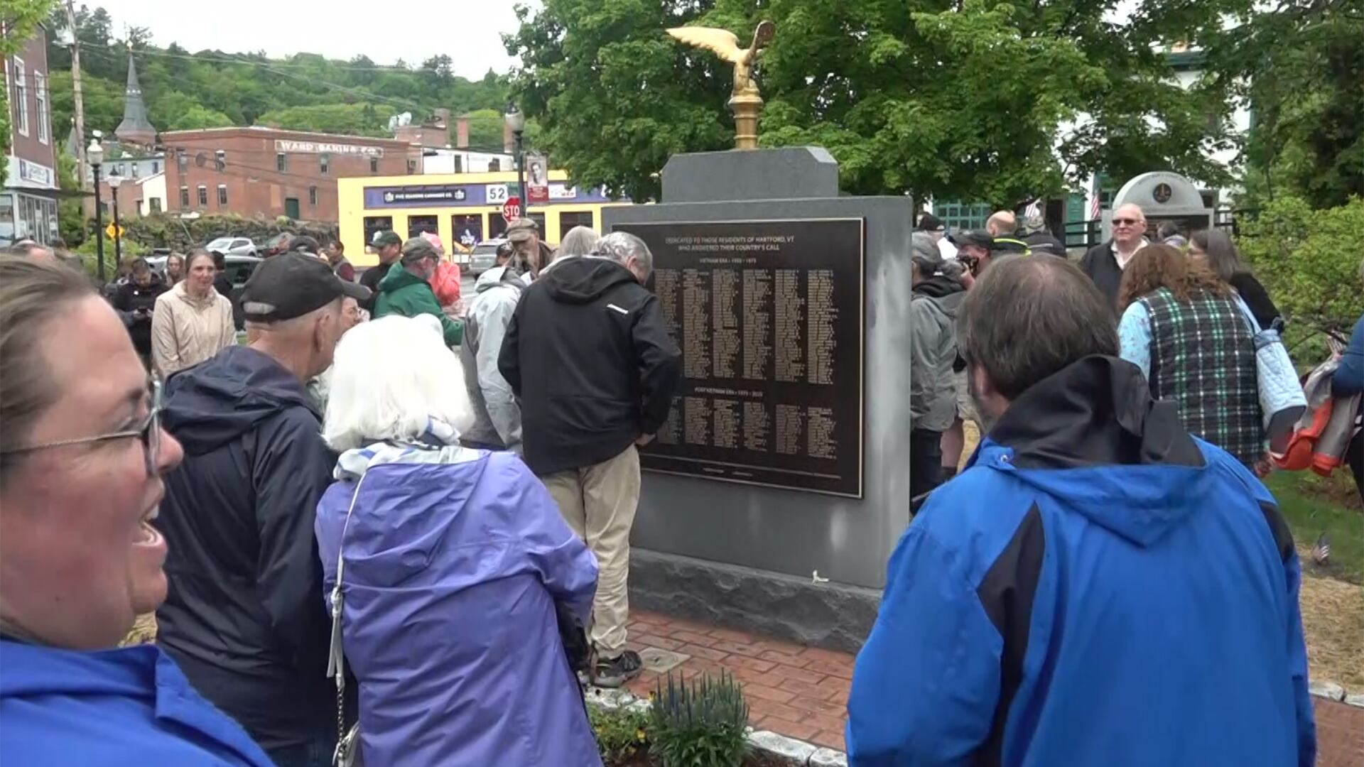 Hartford dedicates monument honoring Korean, Vietnam war veterans
