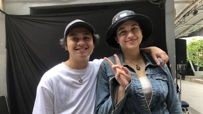Bastian Steel umumkan rencana pernikahan dengan Sitha Marino, digelar ...