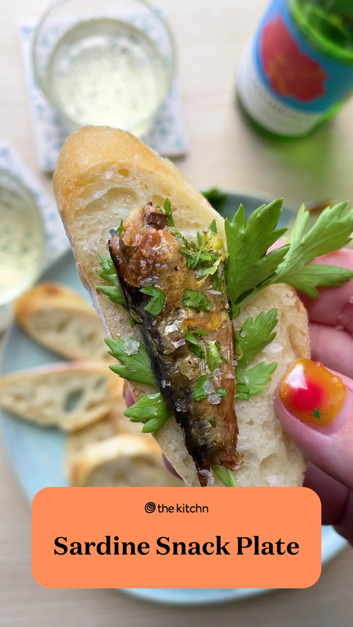 How to make a tinned sardine snack plate