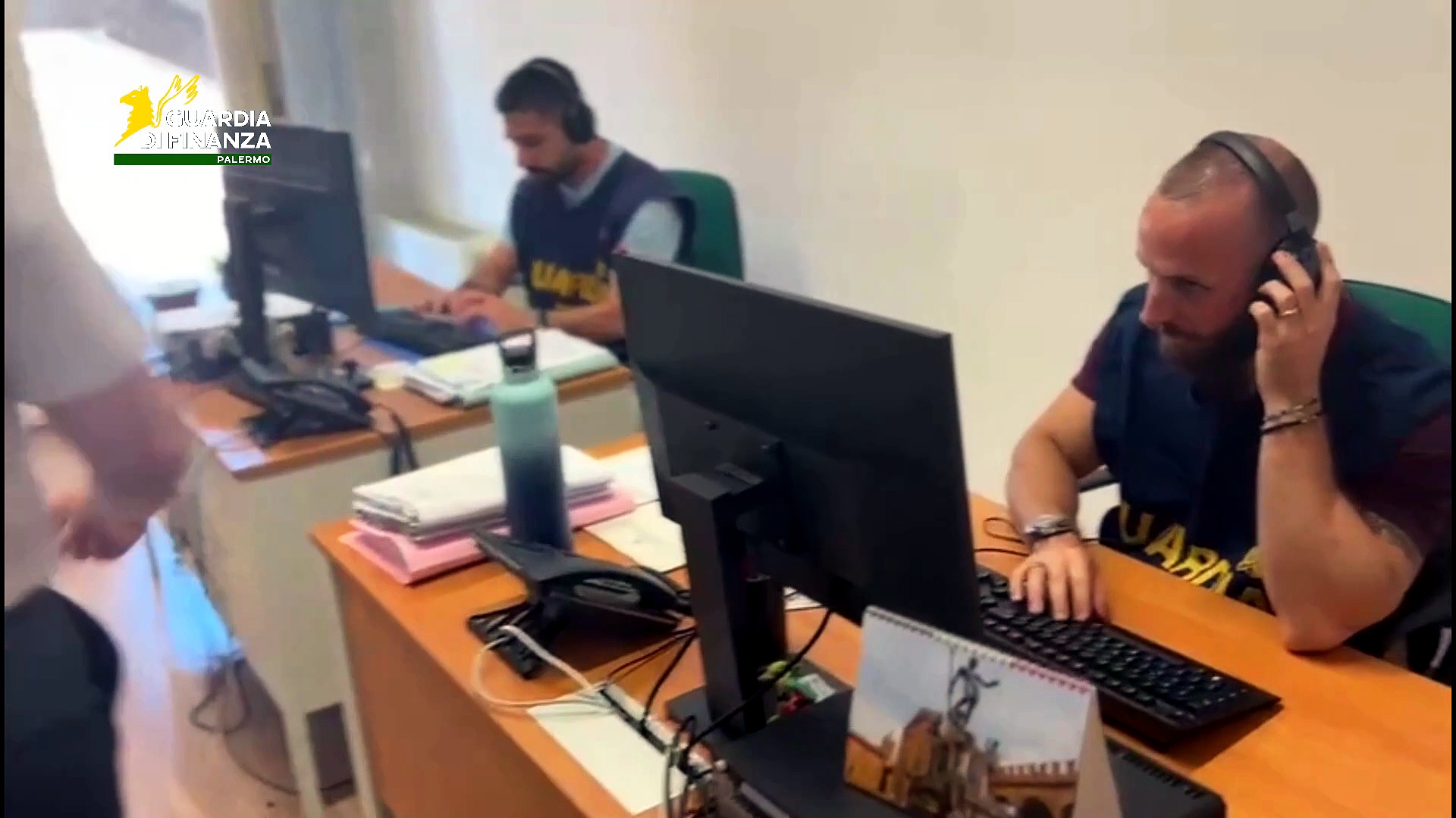 Il video dell'operazione della Guardia di Finanza contro lo spaccio di ...