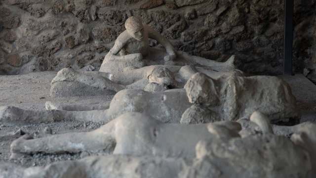New scans reveal Pompeii victim was a doctor fleeing Vesuvius with ...