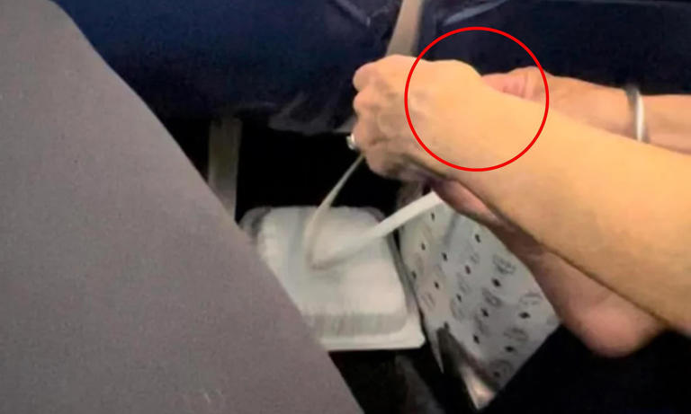 Traveller 'disgusted' over passenger's 'gross' feet act on plane: 'Is ...