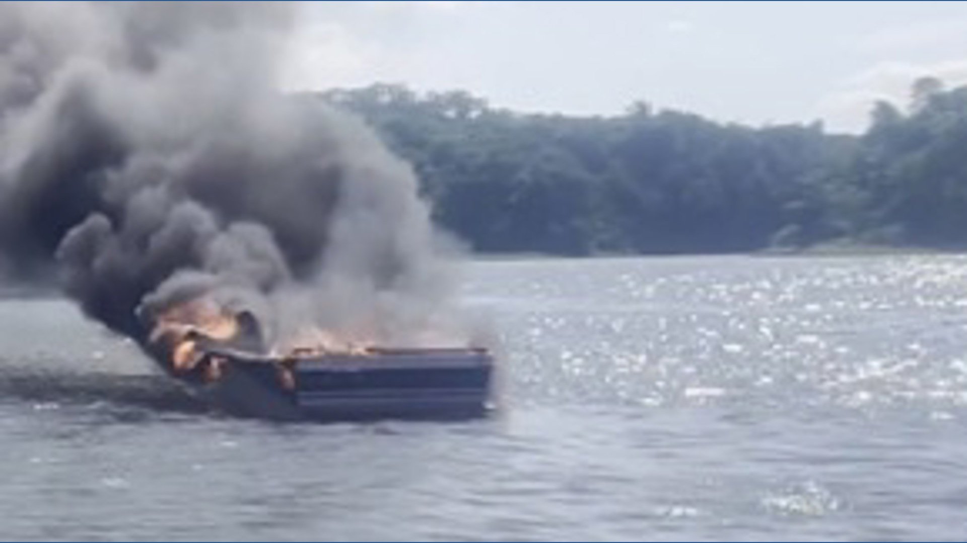 Boat fire reported at Beaver Lake