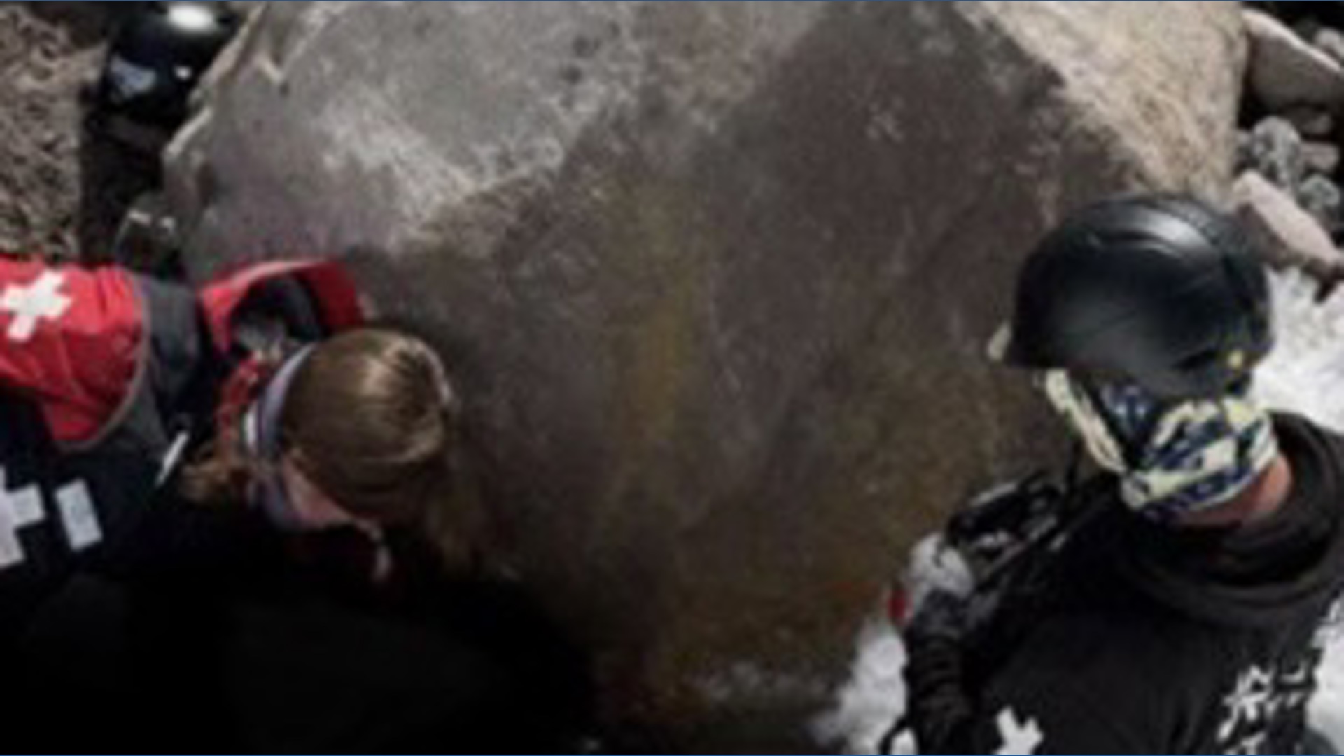 16,000-pound boulder traps man on Mount Hood