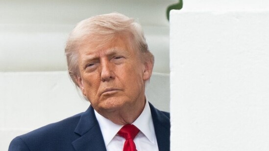 Trump appears to fall asleep at Memorial Day event ahead of Walter Reed ...