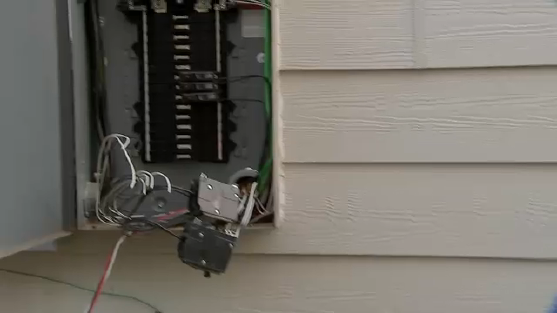 Multiple breaker boxes stolen from homes in Tomball, causing power ...
