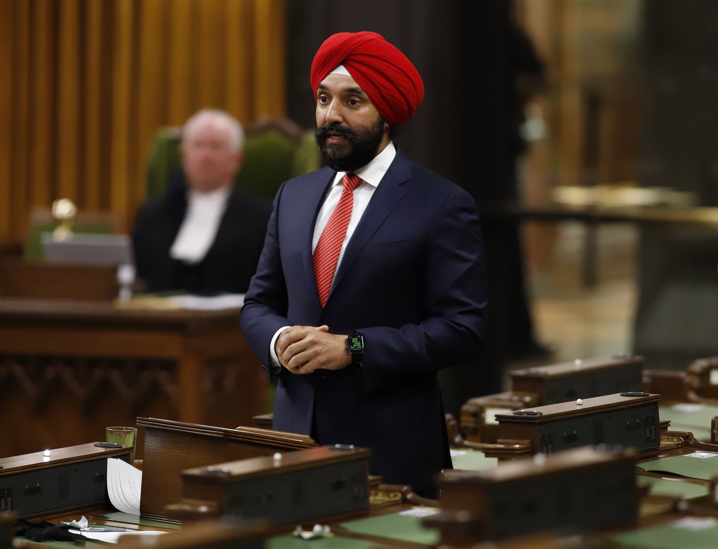 Navdeep Bains se lance dans la course à la direction du Parti libéral ...