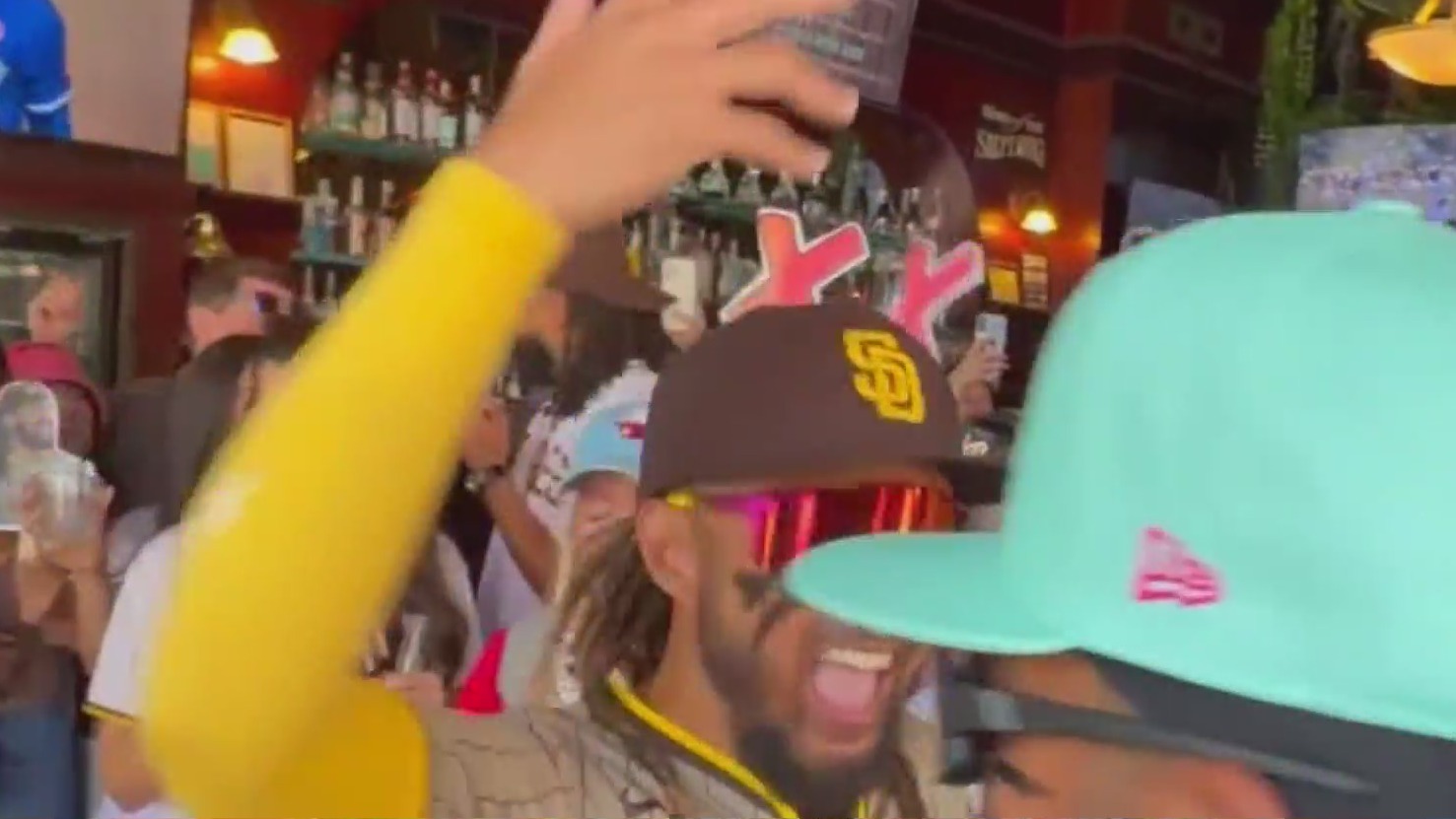 Padres fans show out in Gaslamp for Tatis look-alike contest