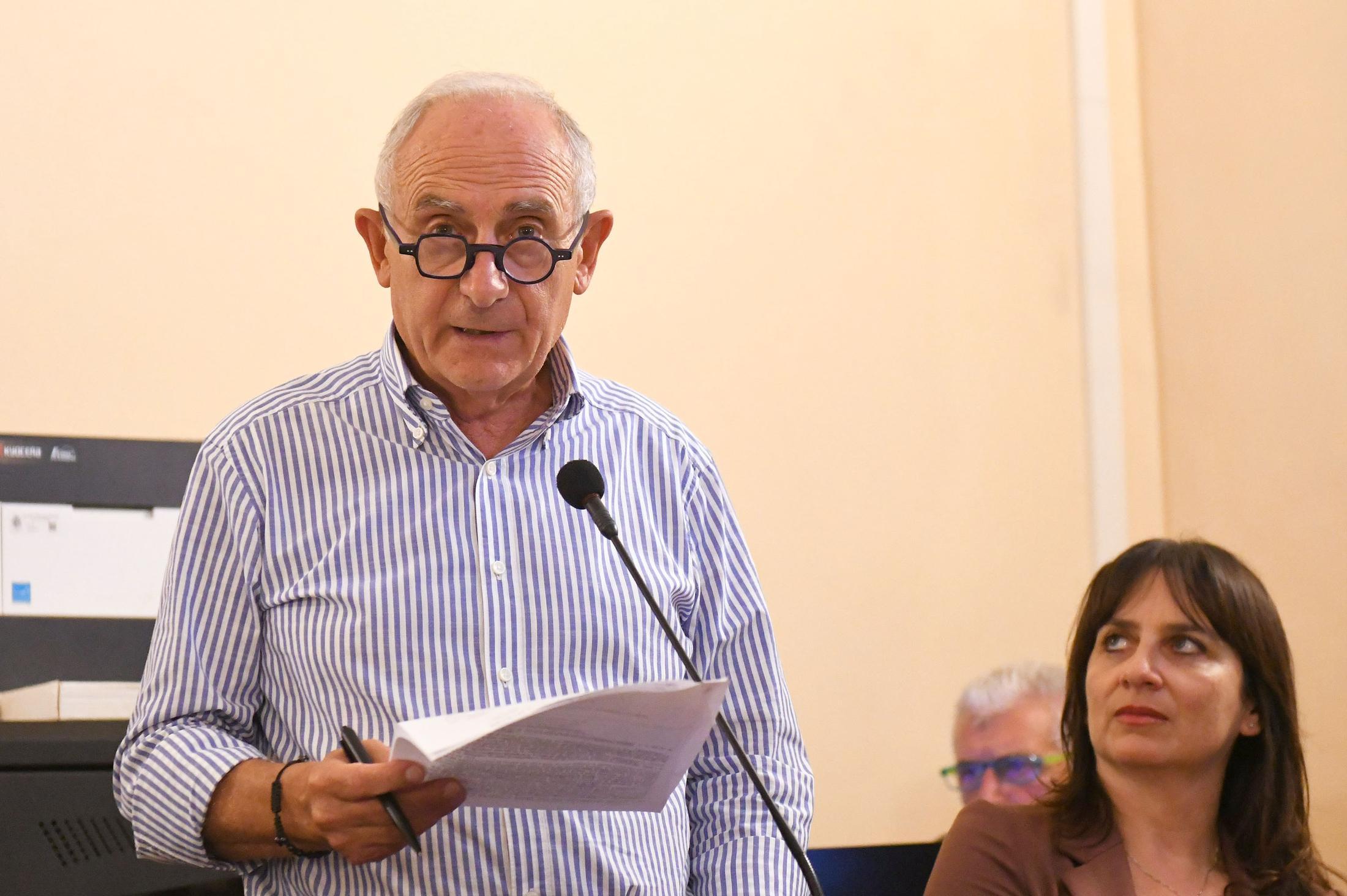 Bagno pubblico al cimitero. Terminati i lavori nell’ala est