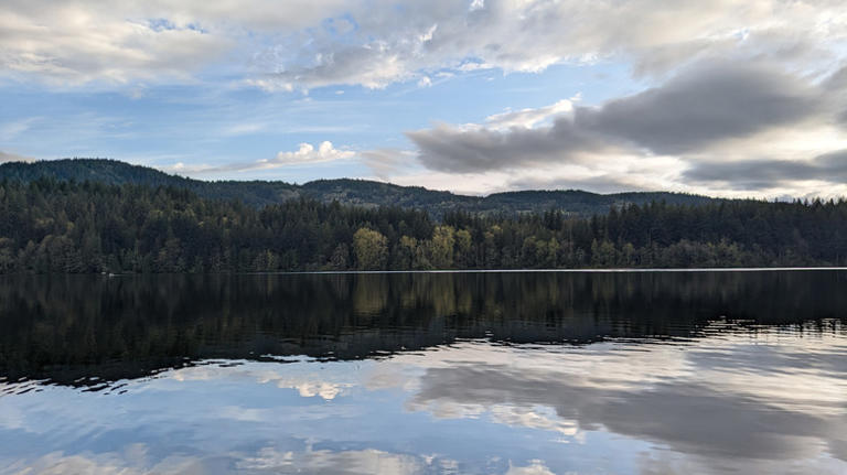 Situated between Seattle and Vancouver is a Washington lake park with ...