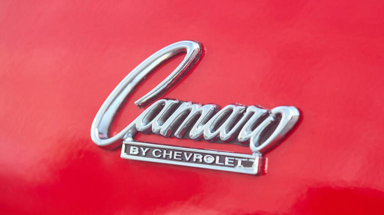 No, the Chevy Camaro does not feature a French flag - here's what the ...