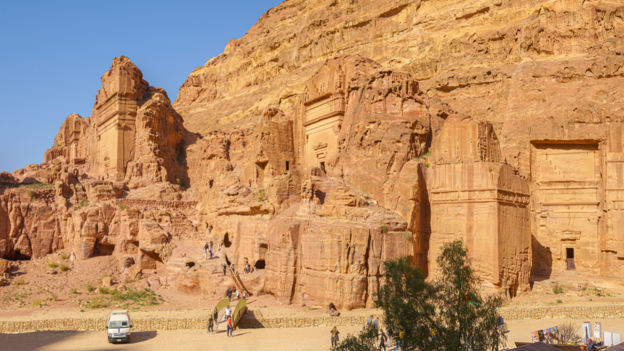 17 world famous landmarks that visitors say feel better in person