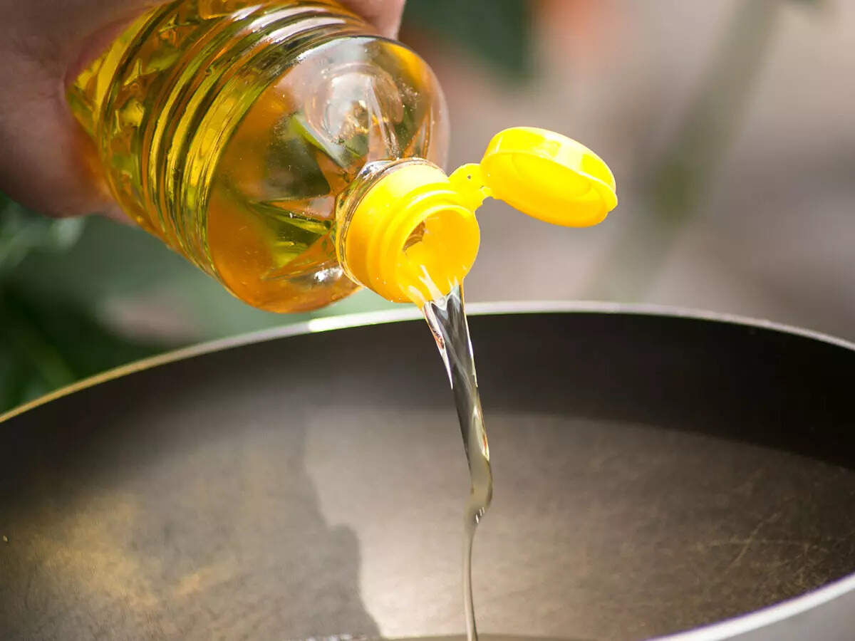 Govt examining possibility to introduce standard packaging for cooking oil