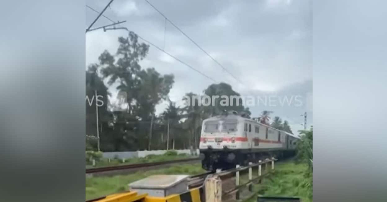 Railway gate left open as train arrives in Alappuzha; gatekeeper cites ...