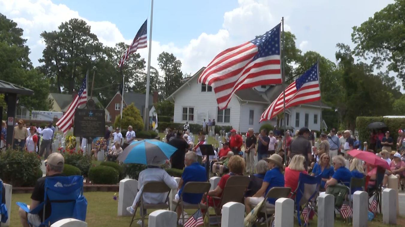 Hundreds gather at New Bern National Cemetery for Memorial Day ceremony