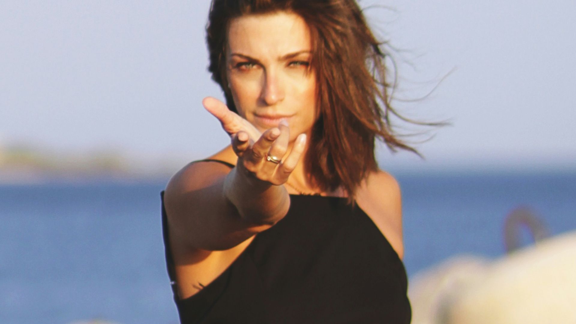 20 things only truly classy people wear