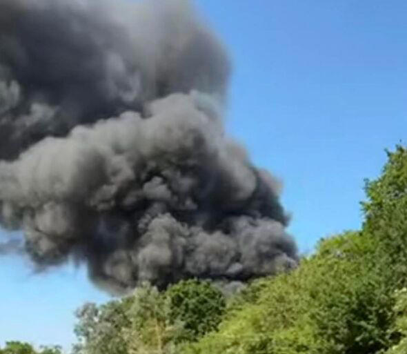 Bracknell fire live: Huge blaze erupts at Daler-Rowney as residents ...